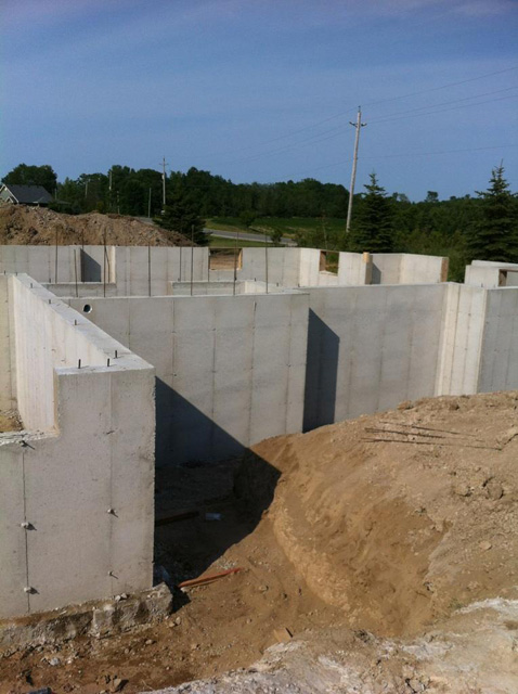 Durable, sturdy concrete forms for poured concrete walls | RLM ...